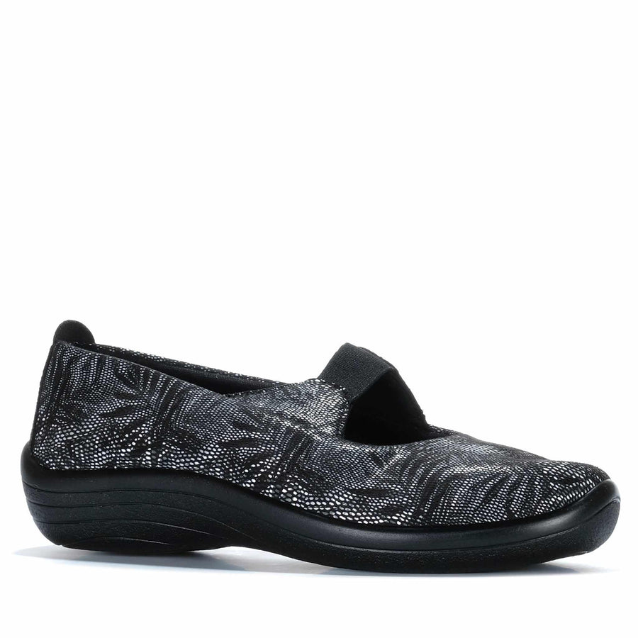 Women's Wide Fit Shoes NZ | Frames Footwear